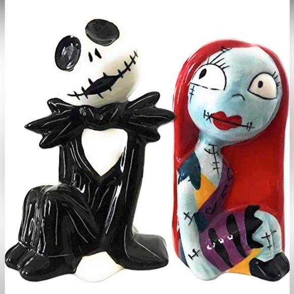 Disney | Kitchen | Disney Jack Skellington And Sally Salt And Pepper ...